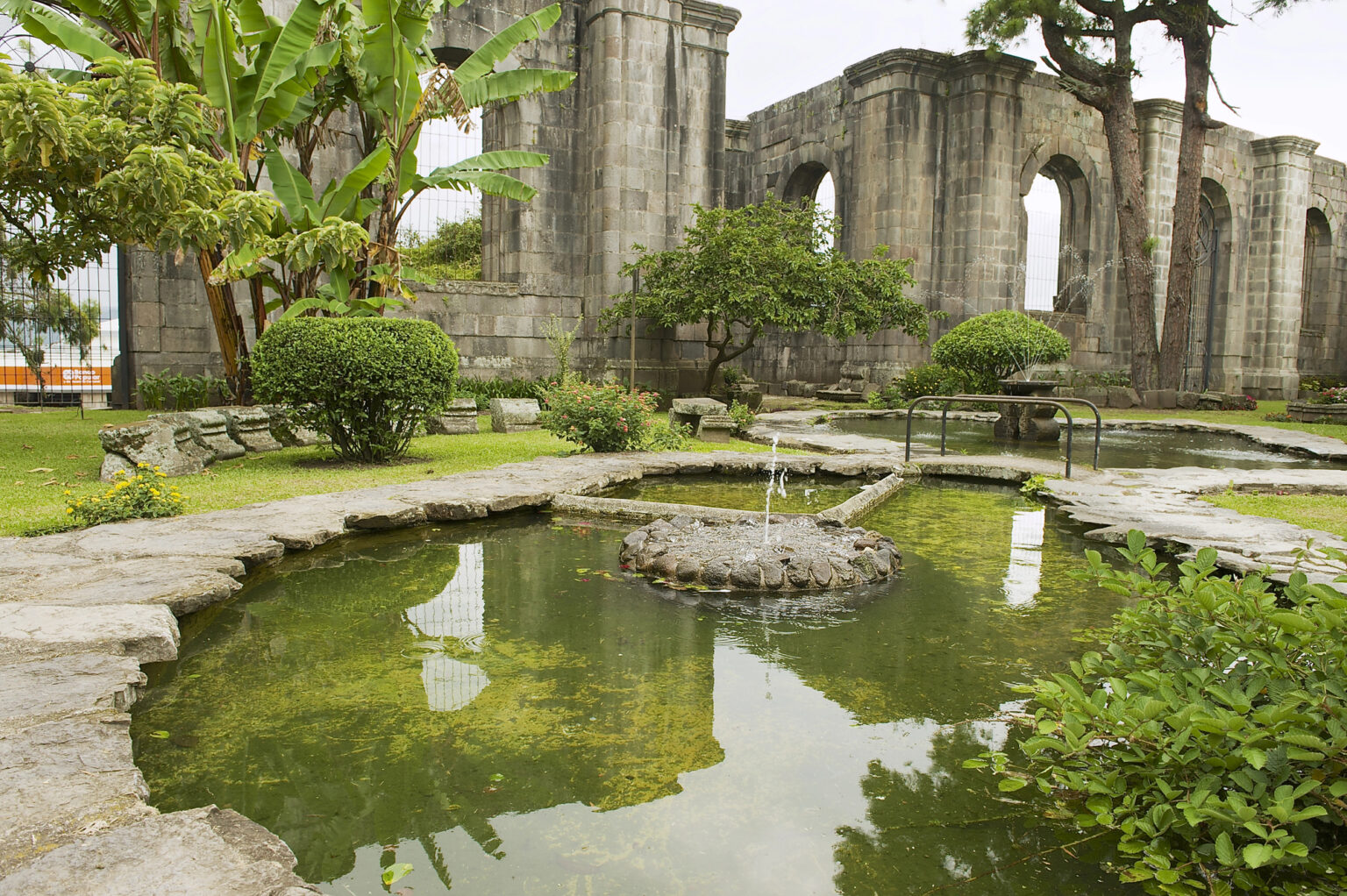 Descubre qué ver en Cartago. Conoce su historia y belleza natural ...